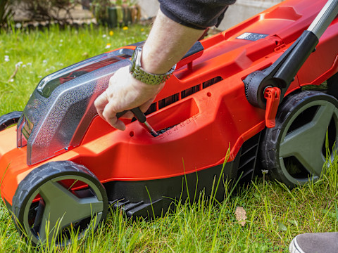 Tips for Cutting Long Grass Like a Pro