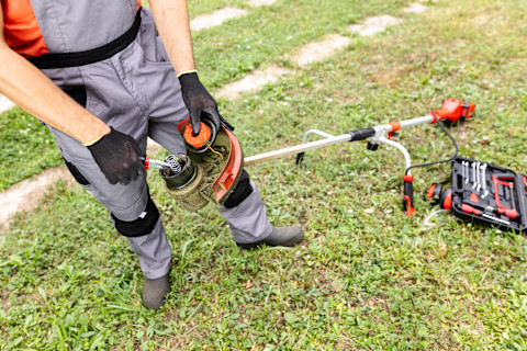 Perfecting Your Grass Strimming Technique