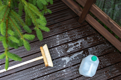 Best Tips for Cleaning Decking Safely